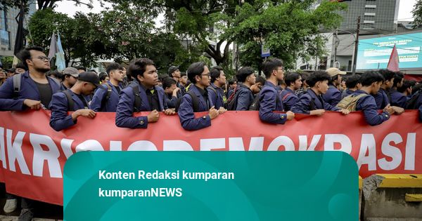 Mensesneg soal Demo #IndonesiaGelap: Mana Ada Gelap? Beri Prabowo Kesempatan | kumparan.com